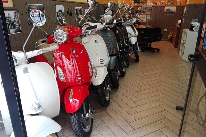 Vespa Rental in Rome 24 hours - Discovering Rome on a Vespa: What to Expect