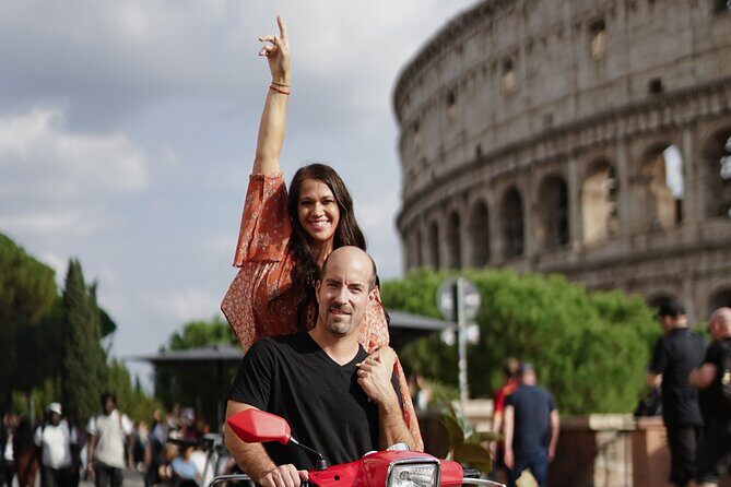 Vespa Tour Guided by Local in Rome - Key Points