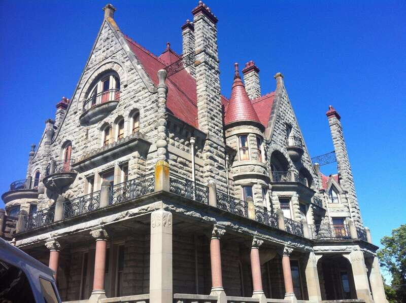 Victoria, BC: City Tour and Butchart Gardens Combo Tour - The Guides: Knowledgeable and Engaging