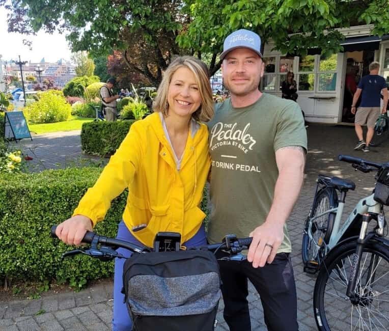 Victoria City Highlights Bike Tour - Castle Hoods & Legends - Key Points