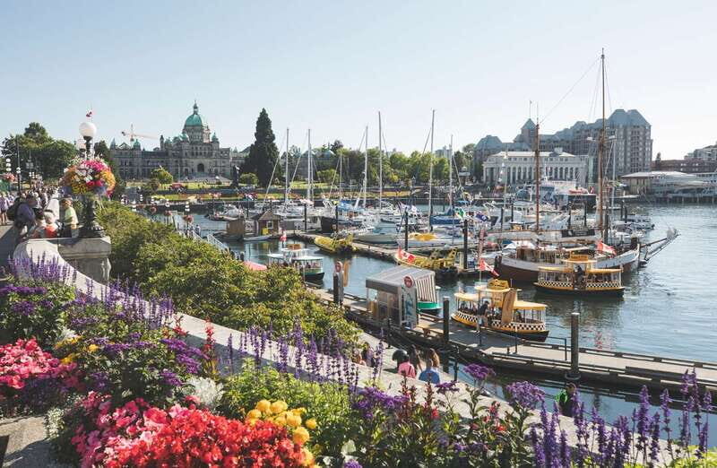Victoria: Tips-Based City Highlights Walking Tour | 2.5-Hour - Key Points