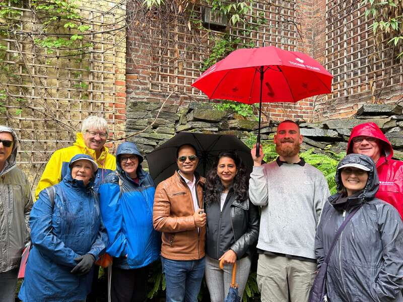 Victoria: Tips-Based City Highlights Walking Tour | 2.5-Hour - FAQs