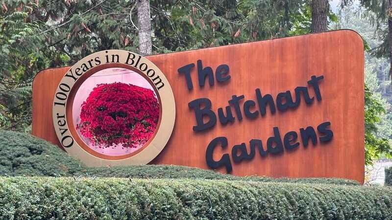Victorias Butchart Gardens & City Highlights Private Tour - Authentic and Engaging Narrative