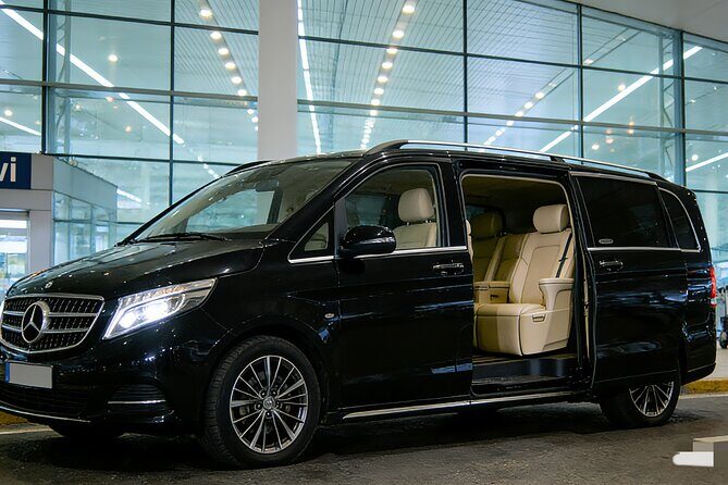 Vienna Airport (VIE) Private Transfer to Vienna City/Hotels - The Experience in Detail