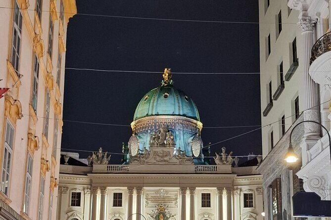Vienna City Walk 3h - Unpacked & Hidden Places (DE/EN) - Exploring the Heart of Vienna: From Squares to Churches