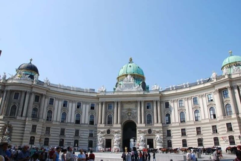 Vienna: Essential History Walking Tour - Key Points