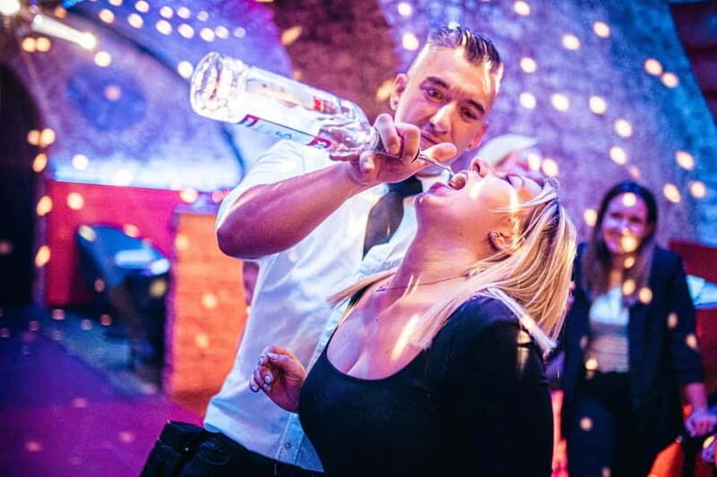 Vienna: Guided Pub Crawl with Club Entry - The Experience: In Detail