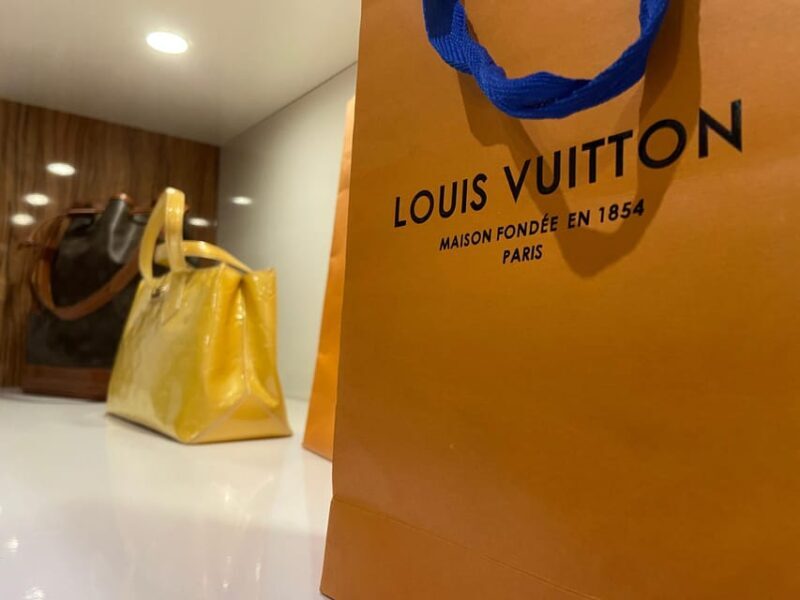 Vienna: Luxury Vintage Fashion Walking Tour - Key Points