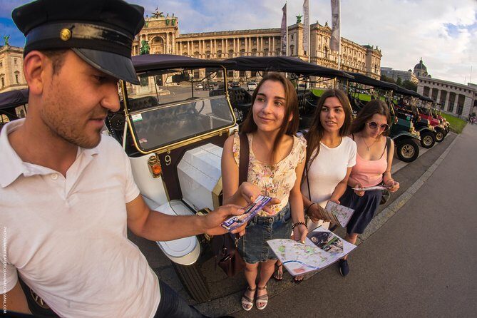 Vienna Oldtimer Tour (60 min) Incl. bottle of Prosecco - Exploring the Vienna Oldtimer Tour in Detail  