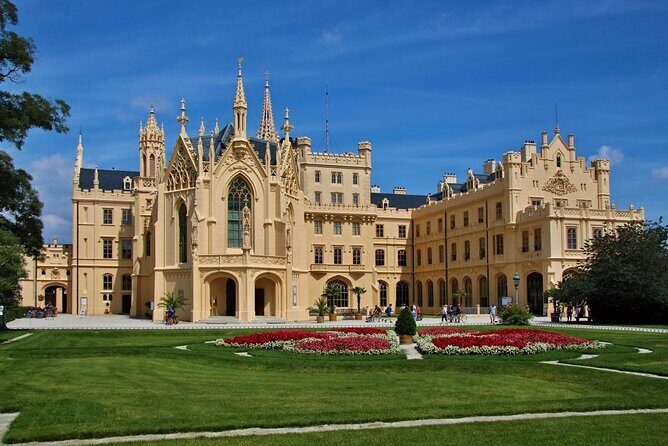 Vienna-Prague One-Way Sightseeing Tour Bus - Vienna to Prague One-Way Sightseeing Bus Tour Review