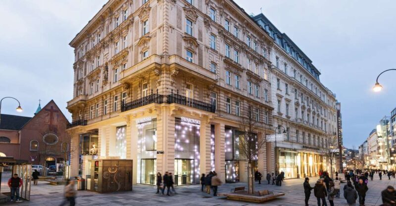 Vienna: Swarovski House Tour with Champagne & Gift - Key Points