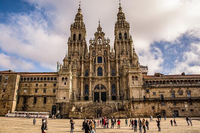 Vigo Santiago de Compostela Shore Excursion with Guide - Key Points