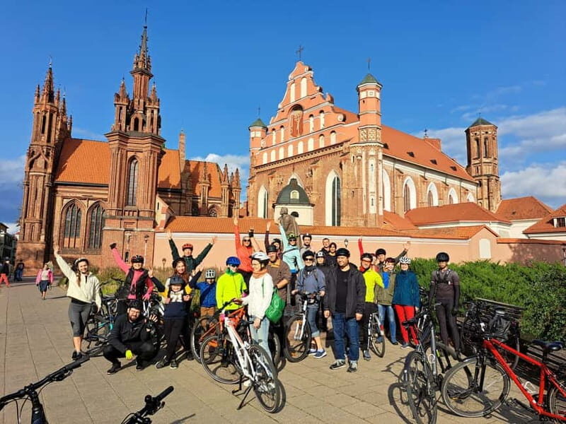 Vilnius: City Bike Tour of Vilnius Highlights - Key Points