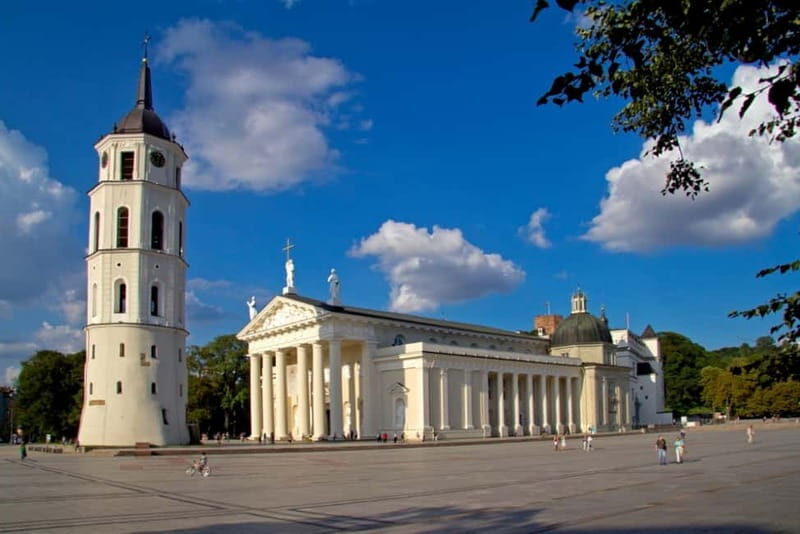 Vilnius: Sightseeing Audio Tour - Who Should Consider This Tour?