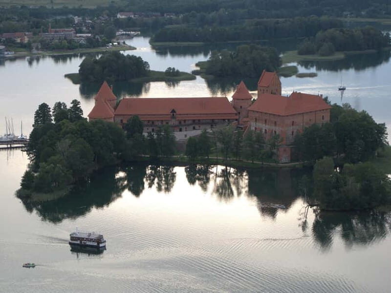 Vilnius: Trakai Tour with Audio Guide and Minibus Transfers - Key Points
