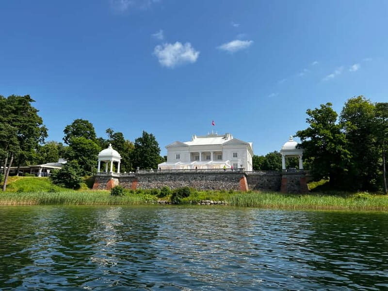 Vilnius: Trakai, Uzutrakis Manor, Hill of Angels, Boat Ride - Exploring Trakai Castle and Its Environs