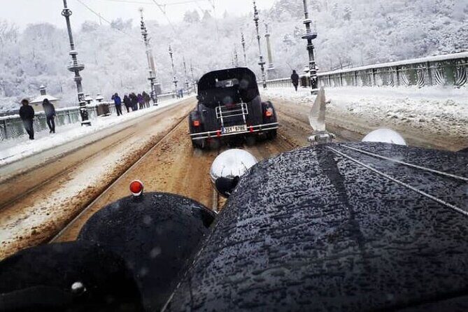 Vintage Cars Prague - Grand City Tour 150min / 1-6 pers. 2,5hrs - The Experience in Detail