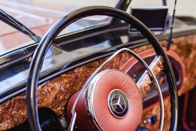 Vintage Cars Prague - Grand City Tour 150min / 1-6 pers. 2,5hrs - FAQ