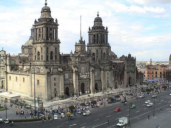 VIP City Tour In Mexico City Driver and Guide Included. - Key Points