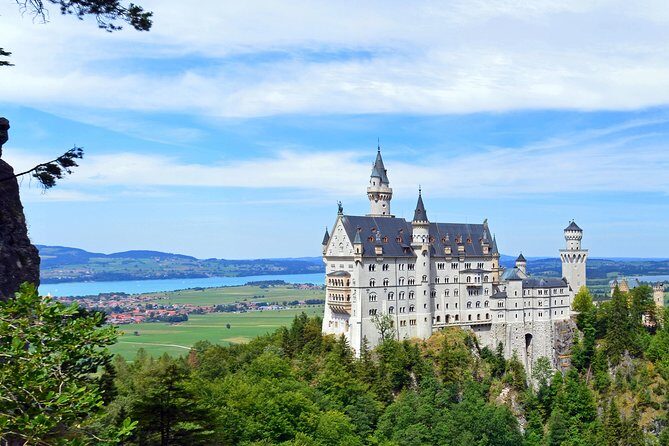VIP Day Trip Neuschwanstein and Linderhof Castle from Munich - The Itinerary Breakdown: What to Expect