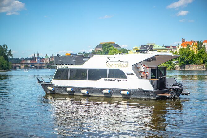VIP Prague YachtBoat ONE Experience: All-You-Can-Drink - An In-Depth Look at the Experience