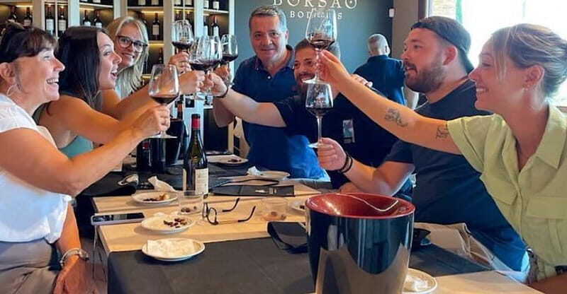 Visit a wine cellar, a wine museum and a traditional meal - Key Points