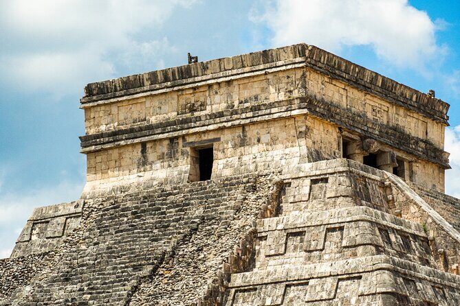 Visit Chichén Itzá and discover a real Cenote and Valladolid. Transport included - FAQ