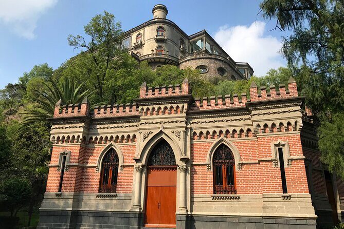 Visit the Imperial Castle in Chapultepec - An in-depth look at the Imperial Castle tour