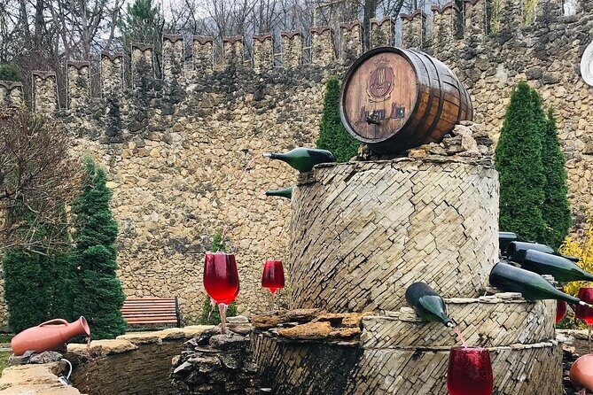 Visit the Largest Winery in the World and Manuc Bei Mansion - Key Points
