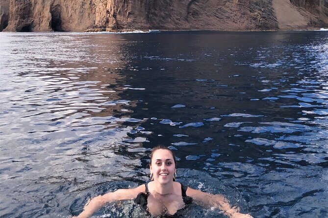 Visit to Ilhéu das Cabras - Exploring Ilhéu das Cabras: An Authentic Azorean Boat Trip