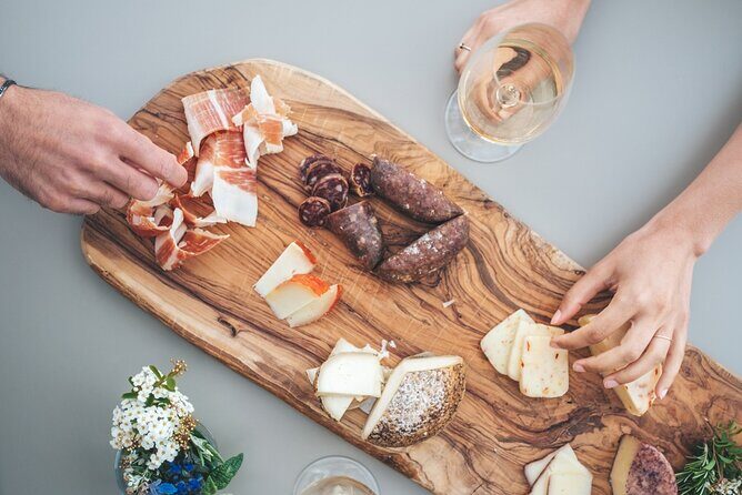 Visit to the Cellar with Wine & Food Tasting over the Val d'Orcia - FAQ