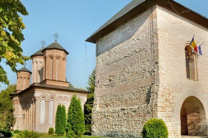 Vlad the Impaler Royal Court from Târgovite, Pele Castle and Dracula grave - FAQ