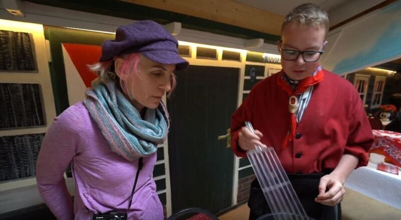 Volendam: 2.5-Hour Cheesemaking Workshop & Clog Making Tour - Key Points