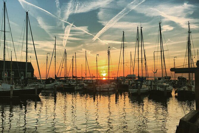 Volendam: E-bike rental with suggested countryside- and fisherman village route - Authentic Experiences Highlighted in Reviews
