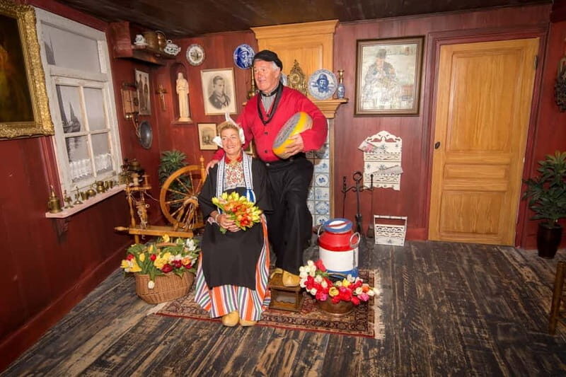 Volendam: Photo in Traditional Dutch Costume - Why This Experience Offers Real Value