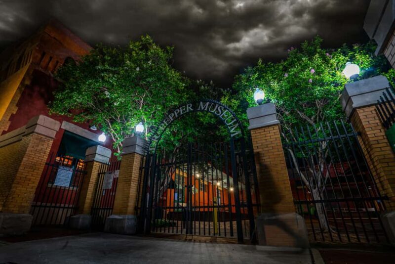 Waco Ghost Tour: Wild Whispers of the Wicked - A Detailed Look at the Waco Ghost Tour