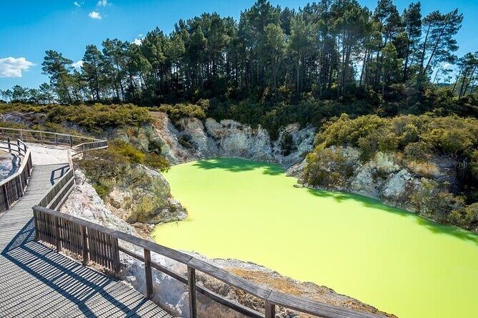 Wai-O-Tapu Geothermal Valley, & Hot River (Glow worms opt. extra) - Key Points