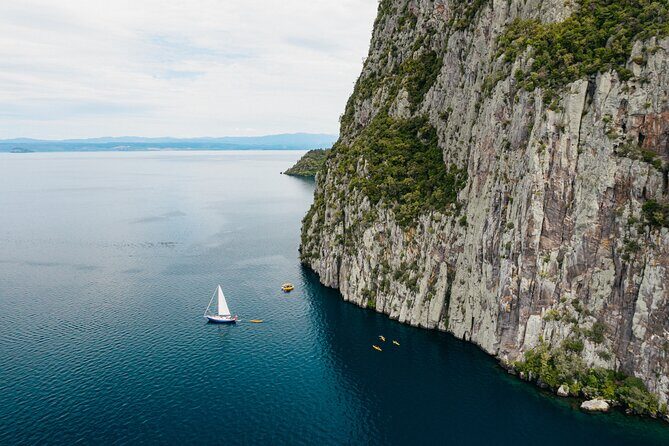 Waihora Bay Shared Tour from Kinloch Marina - The Sum Up