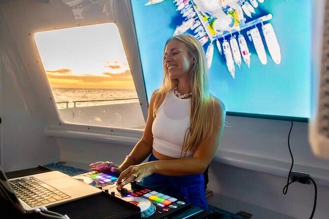 Waikiki Sunset Cruise With Live Music Entertainment from Oahu - Key Points