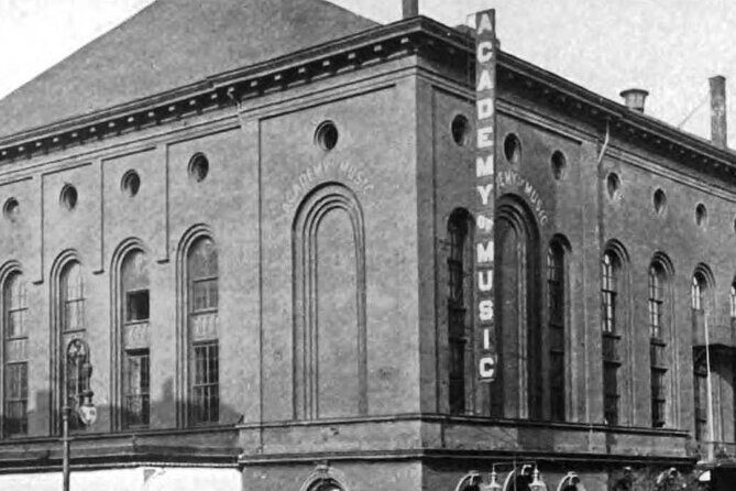 Walk 3 NYC Squares: Gramercy Park, Madison and Union Squares - Who Should Consider This Tour?