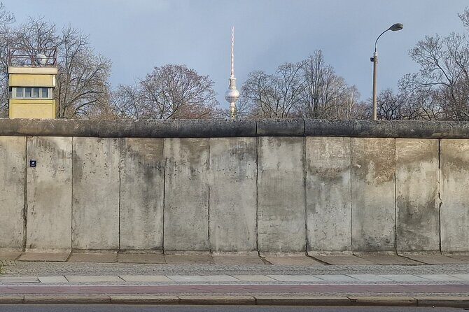 Walking on the Wall: 3-Hour Tour in Berlin - A Step-by-Step Look at the Experience