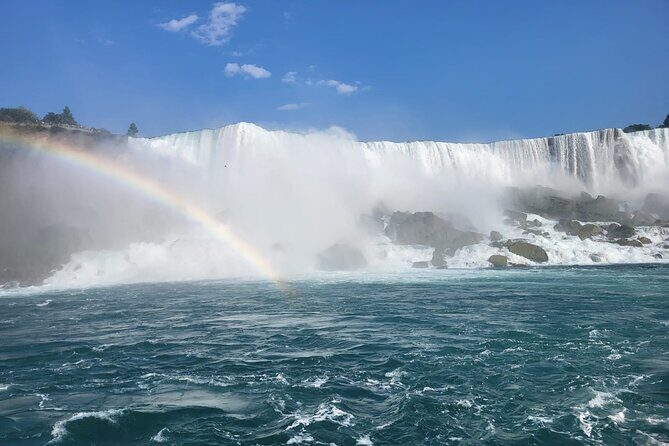 Walking Tour + Boat Ride + Skylon Tower Observation Deck (Canada) - Who Will Love This Tour?