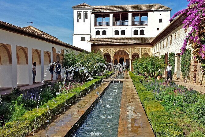 Walking tour in Alhambra, Nasrid Palaces and Generalife - Exploring the Itinerary in Detail