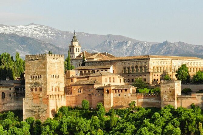 Walking tour in Alhambra, Nasrid Palaces and Generalife - Authentic Traveler Experiences