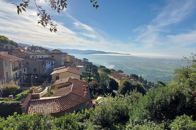 Walking Tour in Cortona - Key Points