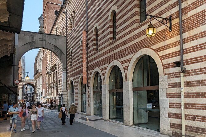 Walking Tour in Verona: 9+ Landmarks with Live Guide - FAQ