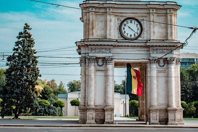 Walking Tour of Chisinau with Local Guide - Exploring Chisinau: What to Expect from the Tour