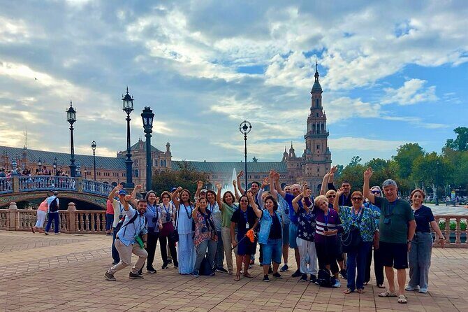 Walking Tour of Sevilla's Historic Sites - Barrio Santa Cruz: A Labyrinth of Charm