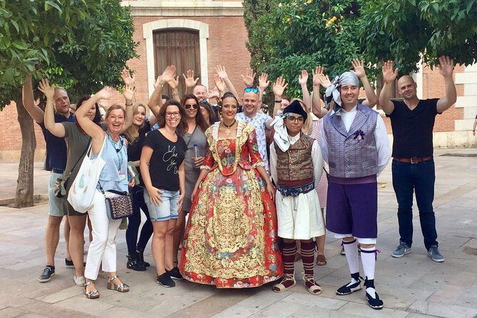 Walking tour through the old town with a Dutch-speaking city guide - What to Expect During the Tour