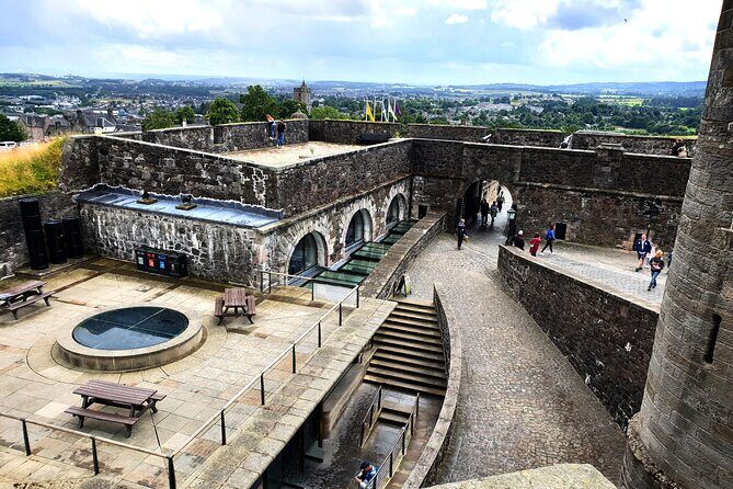Wallace monument, Stirling Castle, Linlithgow Palace Private Tour - FAQ